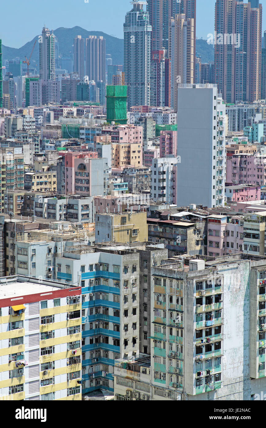 crowded buildings in hong kong Stock Photo - Alamy