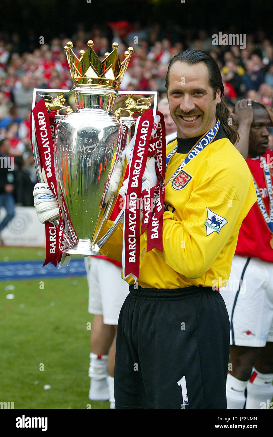 DAVID SEAMAN ARSENAL FC ARSENAL FC HIGHBURY LONDON 12 May 2002 Stock ...