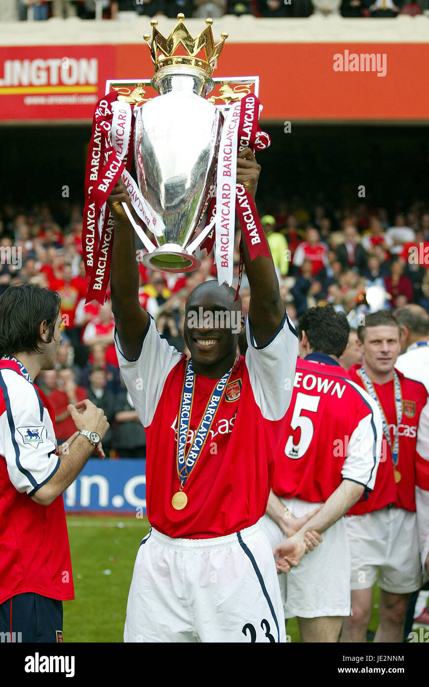 Sol campbell arsenal hi-res stock photography and images - Alamy