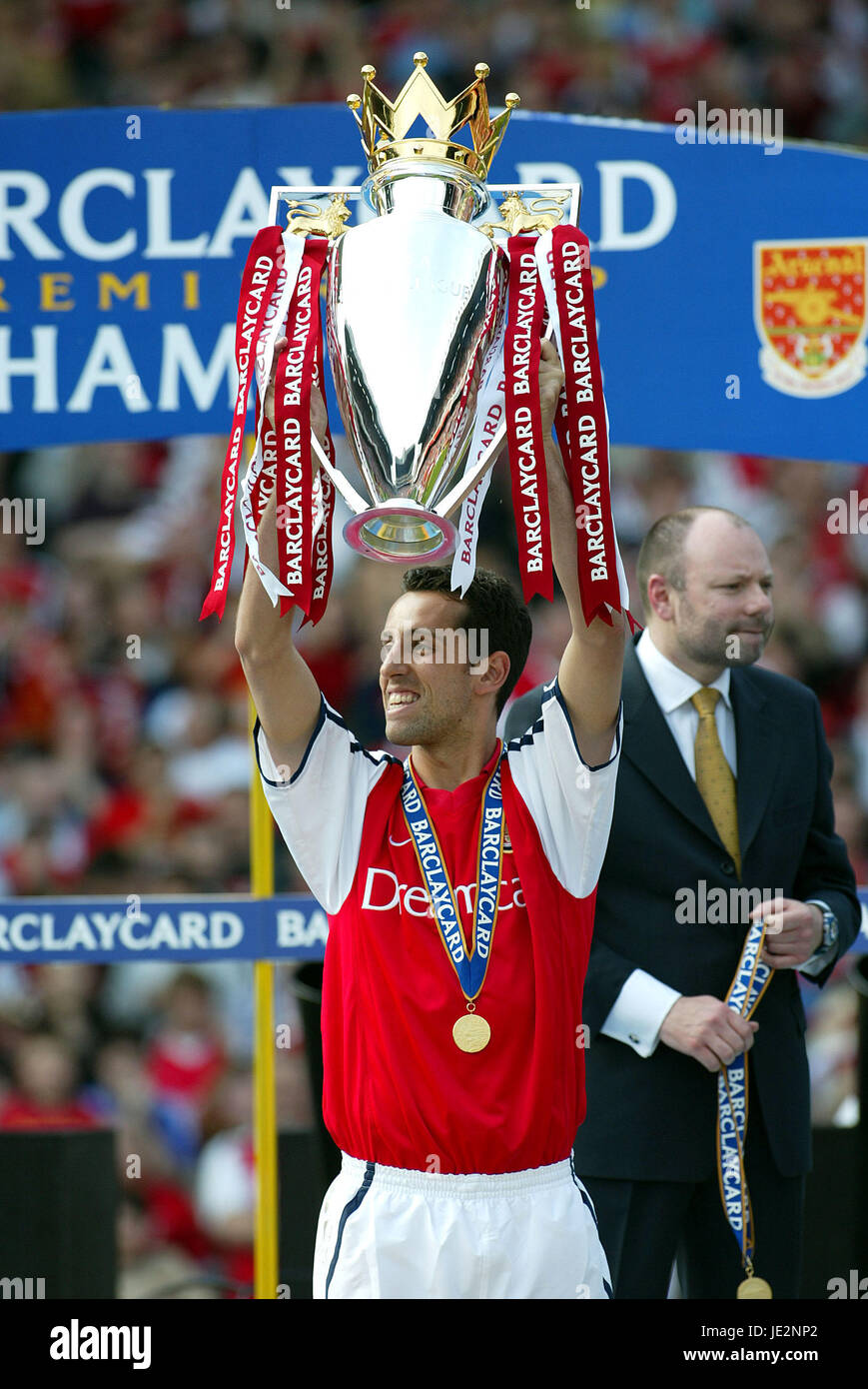 EDU ARSENAL FC ARSENAL FC HIGHBURY LONDON 12 May 2002 Stock Photo - Alamy