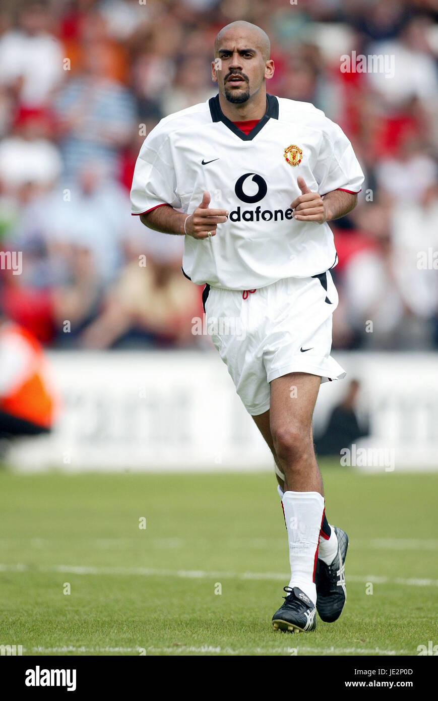 JUAN VERON MANCHESTER UNITED FC BOURNMOUTH 27 July 2002 Stock Photo - Alamy