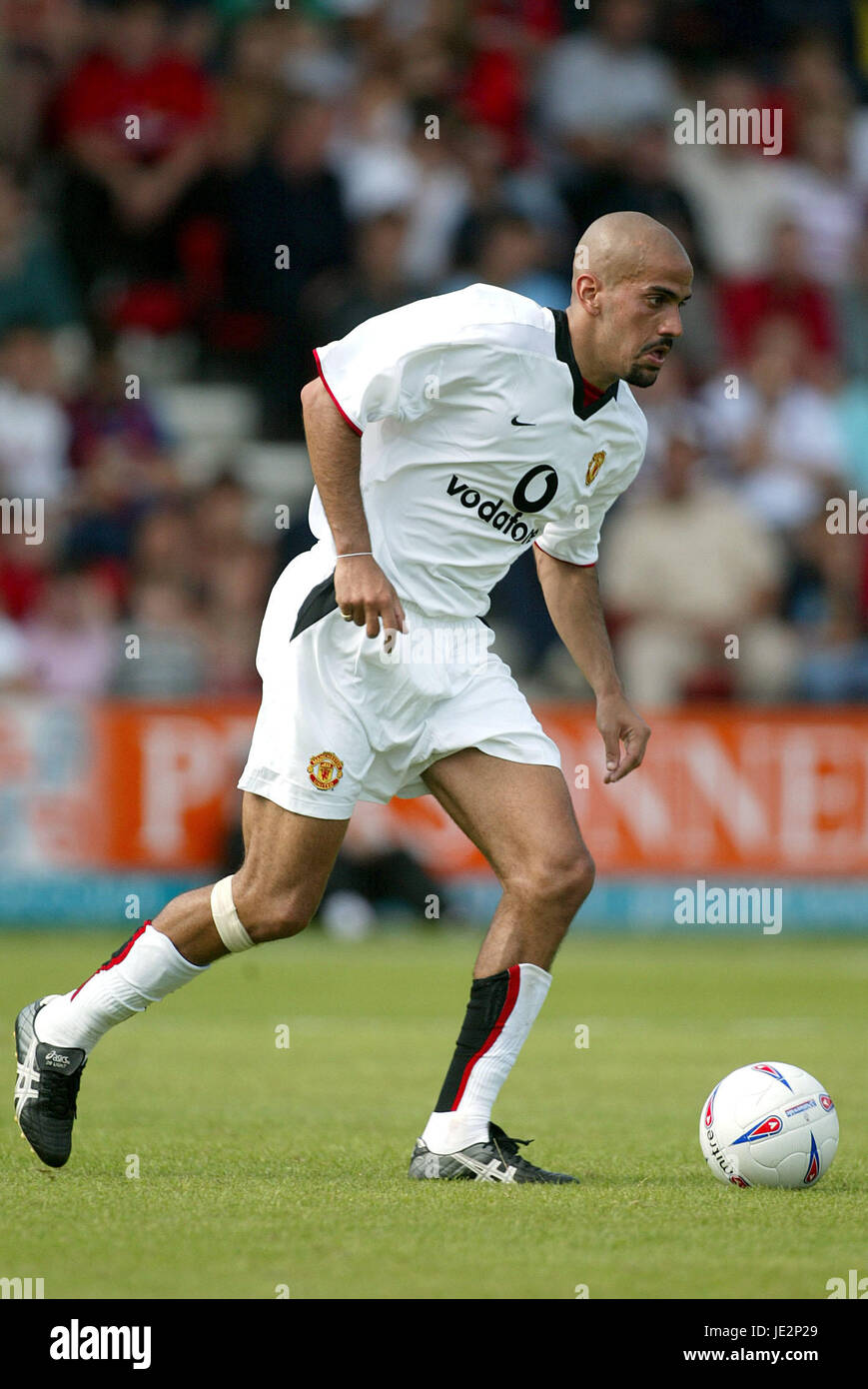 JUAN VERON MANCHESTER UNITED FC BOURNMOUTH 27 July 2002 Stock Photo - Alamy