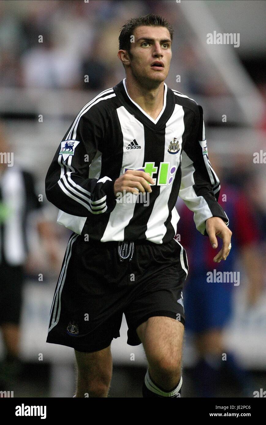 AARON HUGHES NEWCASTLE UNITED FC ST JAMES PARK NEWCASTLE ENGLAND 07 ...