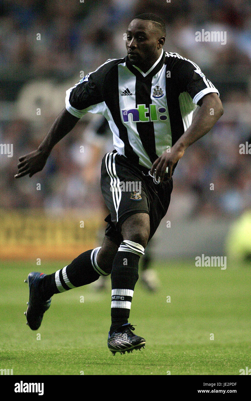 LOMANA LUALUA NEWCASTLE UNITED FC ST JAMES PARK NEWCASTLE ENGLAND 07 ...