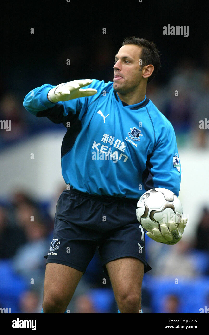 RICHARD WRIGHT EVERTON FC GOODISON PARK LIVERPOOL 10 August 2002 Stock ...