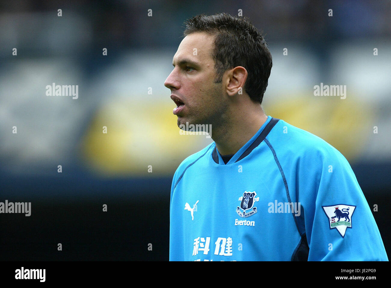 RICHARD WRIGHT EVERTON FC GOODISON PARK LIVERPOOL 10 August 2002 Stock ...