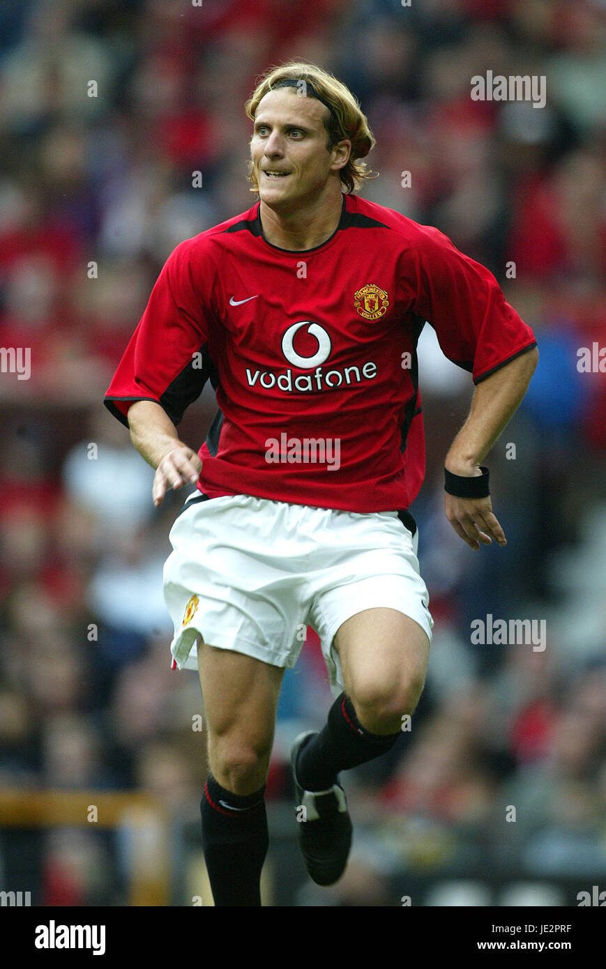 DIEGO FORLAN MANCHESTER UNITED FC OLD TRAFFORD MANCHESTER ENGLAND 10 ...