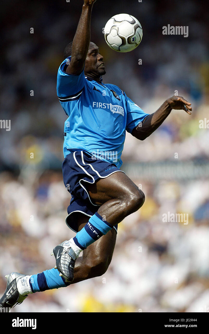MARC VIVIEN FOE MANCHESTER CITY FC ELLAND ROAD LEEDS 17 August 2002 ...