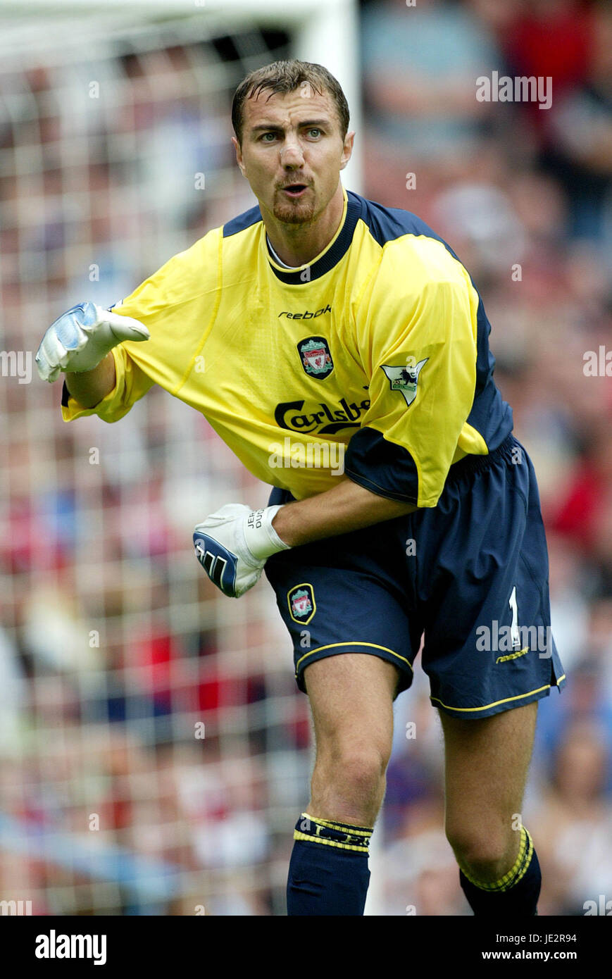 JERZY DUDEK LIVERPOOL FC VILLA PARK BIRMINGHAM 19 August 2002 Stock ...