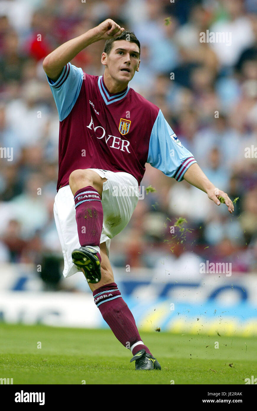 Gareth barry football villa hi-res stock photography and images - Alamy