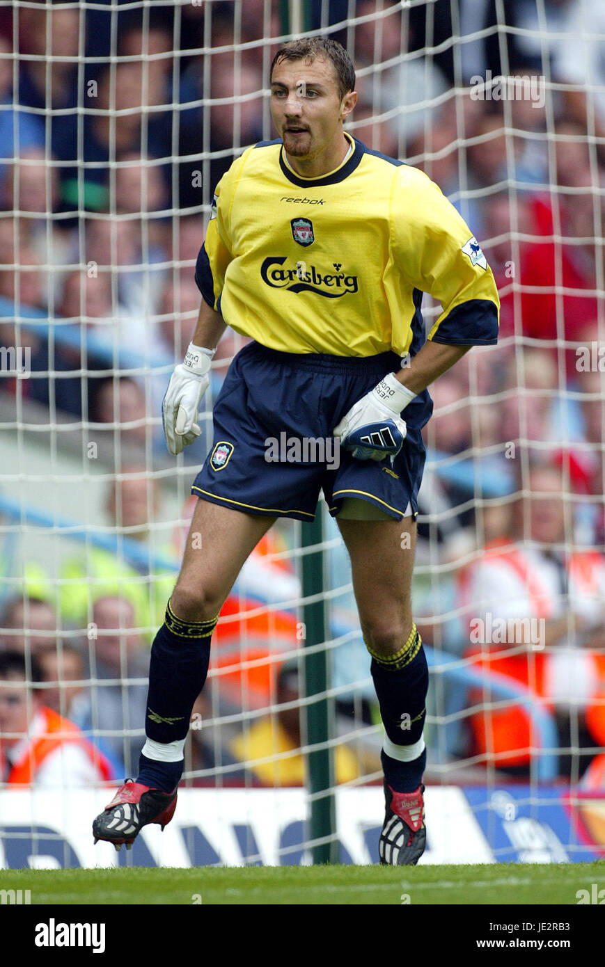 JERZY DUDEK LIVERPOOL FC VILLA PARK BIRMINGHAM 19 August 2002 Stock ...