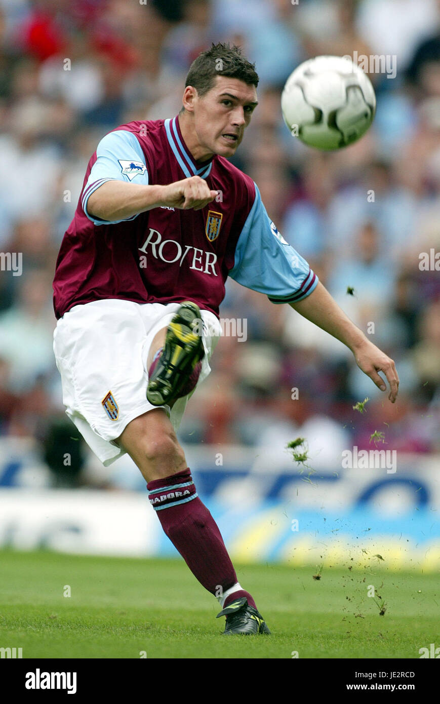 Gareth barry football villa hi-res stock photography and images - Alamy