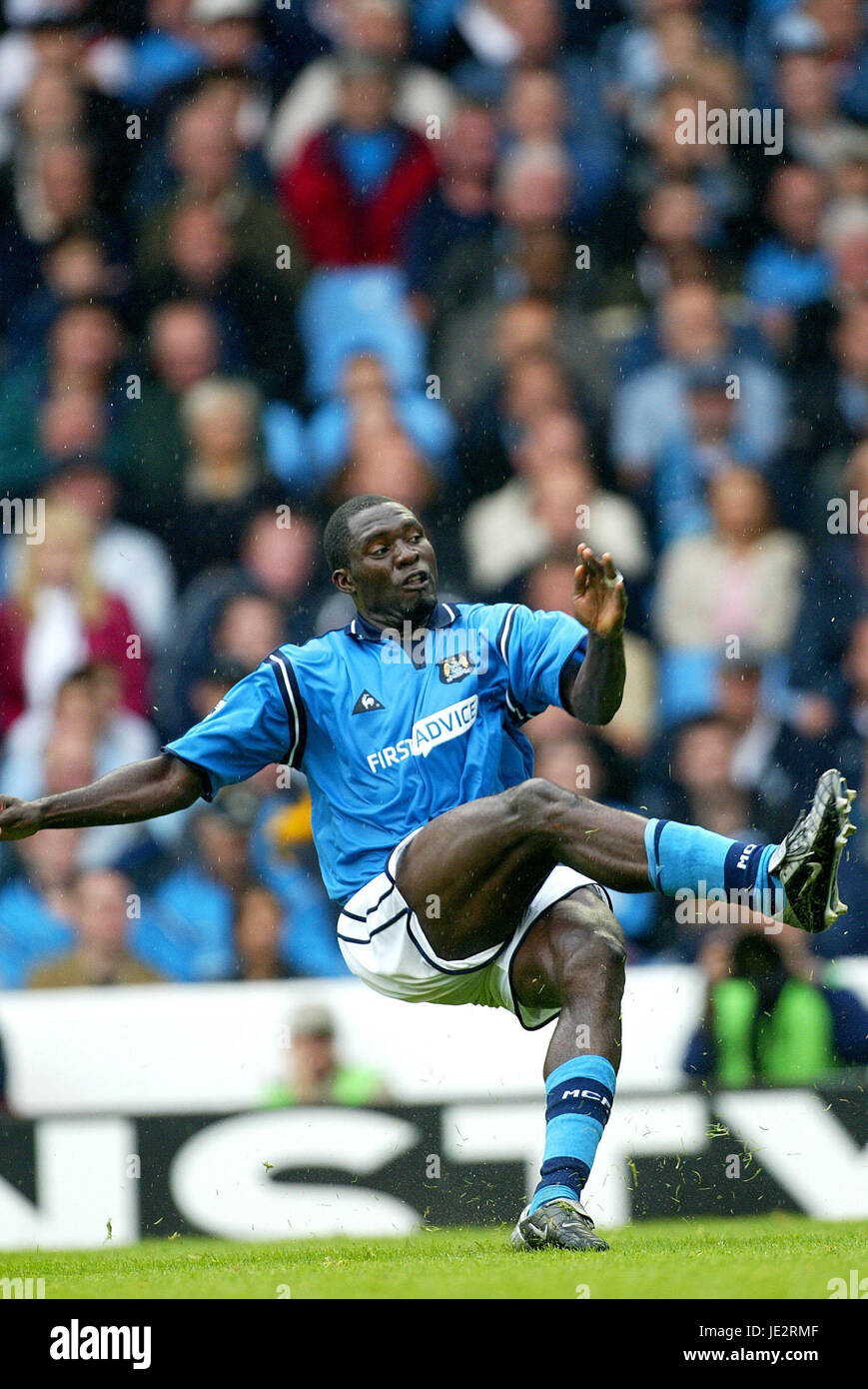 MARC VIVIEN FOE MANCHESTER CITY FC MAINE ROAD MANCHESTER 24 August 2002 ...
