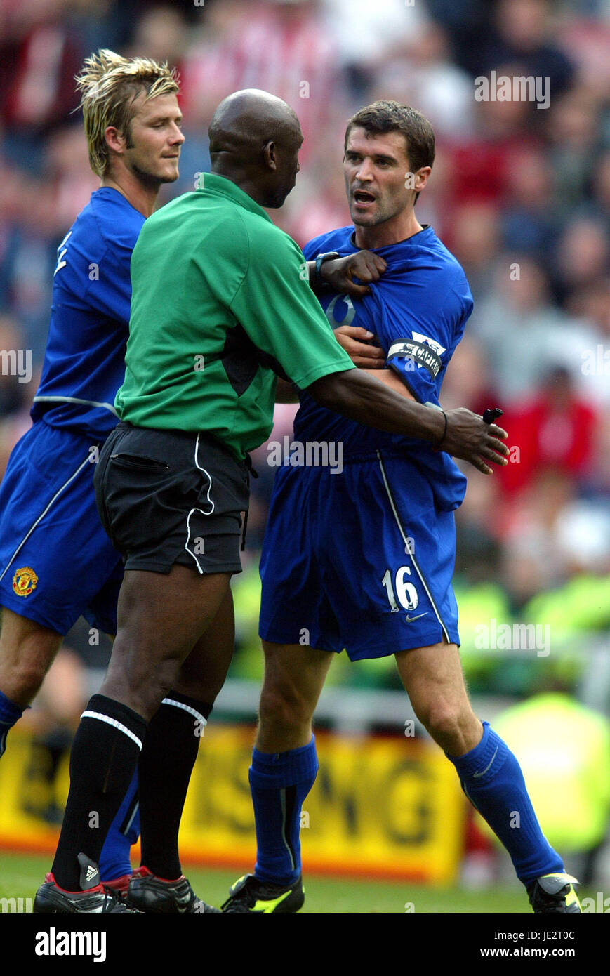 URIAH RENNIE & ROY KEANE SUNDERLAND V MANCHESTER UTD STADIUM OF LIGHT ...