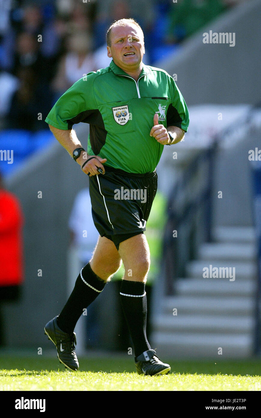 Referee steve dunn hi-res stock photography and images - Alamy
