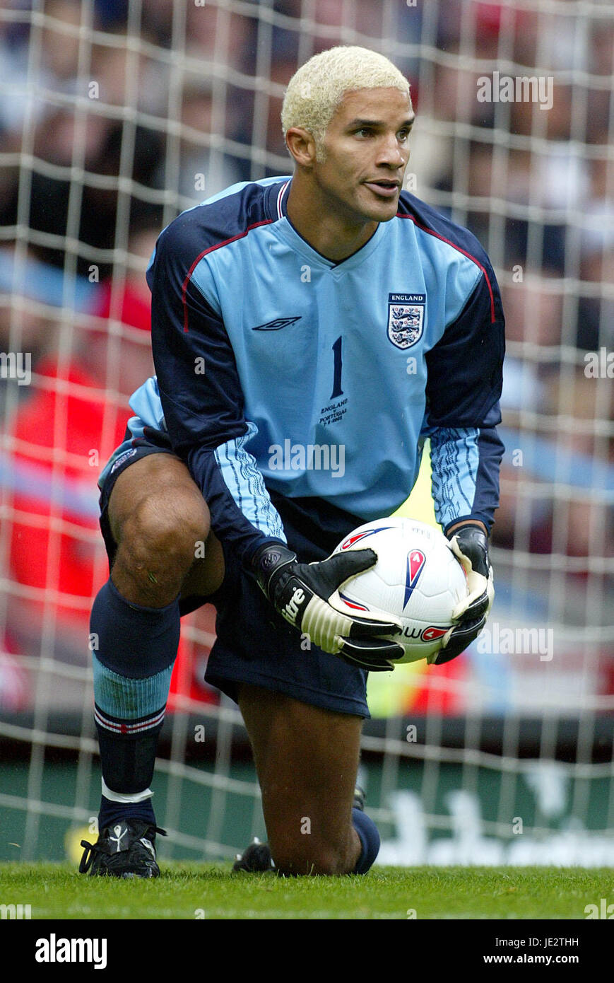 DAVID JAMES ENGLAND & WEST HAM UNITED VILLA PARK BIRMINGHAM ENGLAND 07 ...