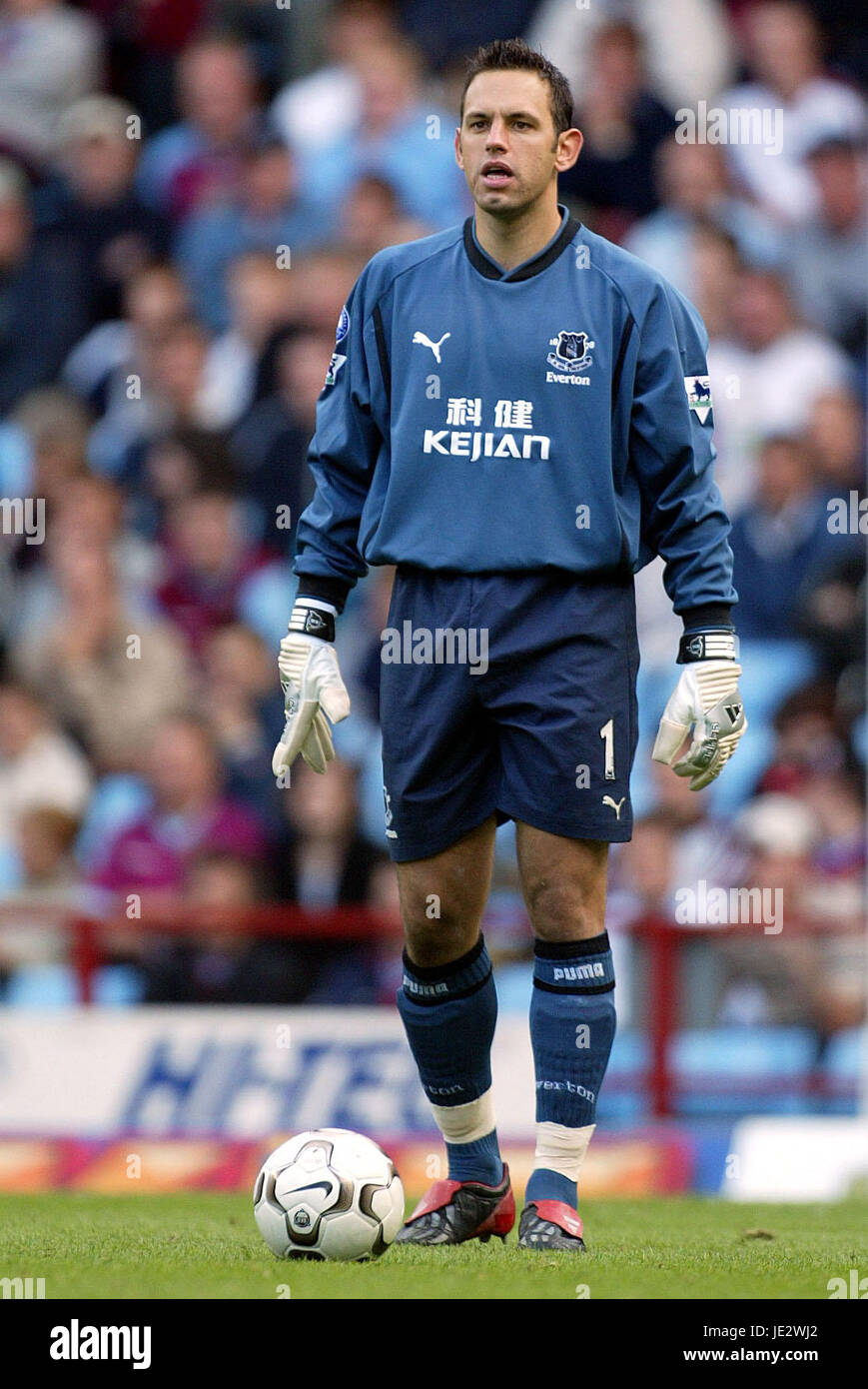 RICHARD WRIGHT EVERTON FC VILLA PARK BIRMINGHAM 22 September 2002 Stock ...