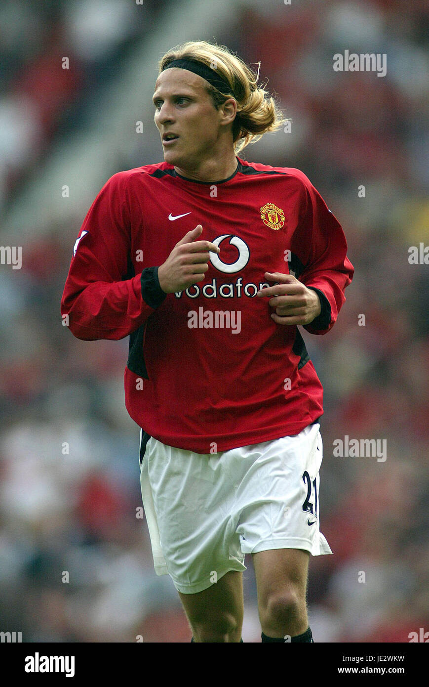 DIEGO FORLAN MANCHESTER UNITED FC OLD TRAFFORD MANCHESTER ENLAND 21 ...