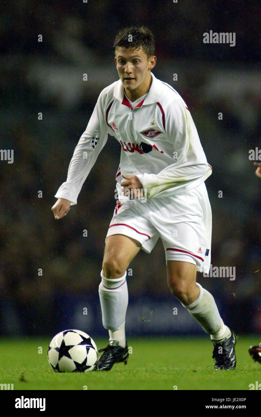 ALEXANDER PAVLENKO SPARTAK MOSCOW FC ST JAMES PARK NEWCASTLE 05 October 2002 Stock Photo - Alamy