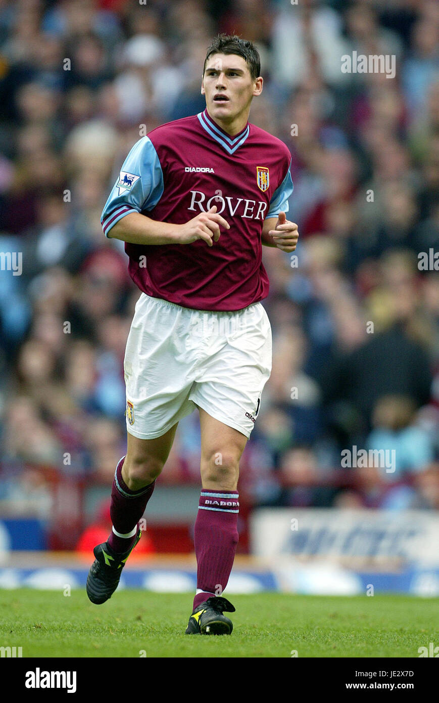 Gareth barry football villa hi-res stock photography and images - Alamy