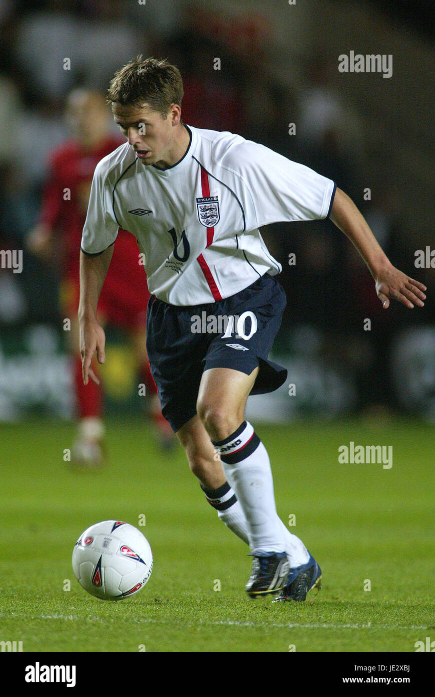 MICHAEL OWEN ENGLAND & LIVERPOOL FC 16 October 2002 Stock Photo - Alamy