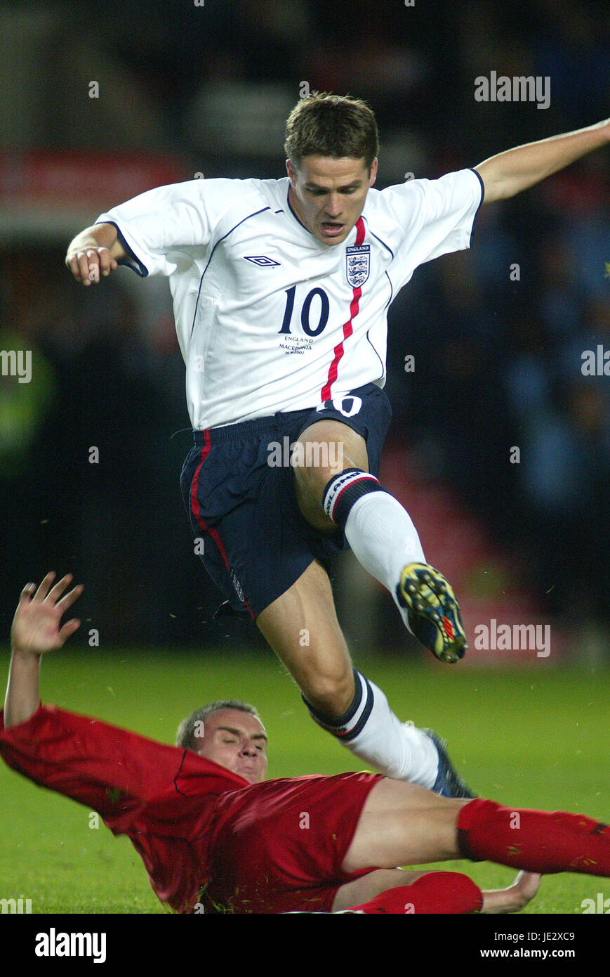 MICHAEL OWEN ENGLAND & LIVERPOOL FC 16 October 2002 Stock Photo - Alamy