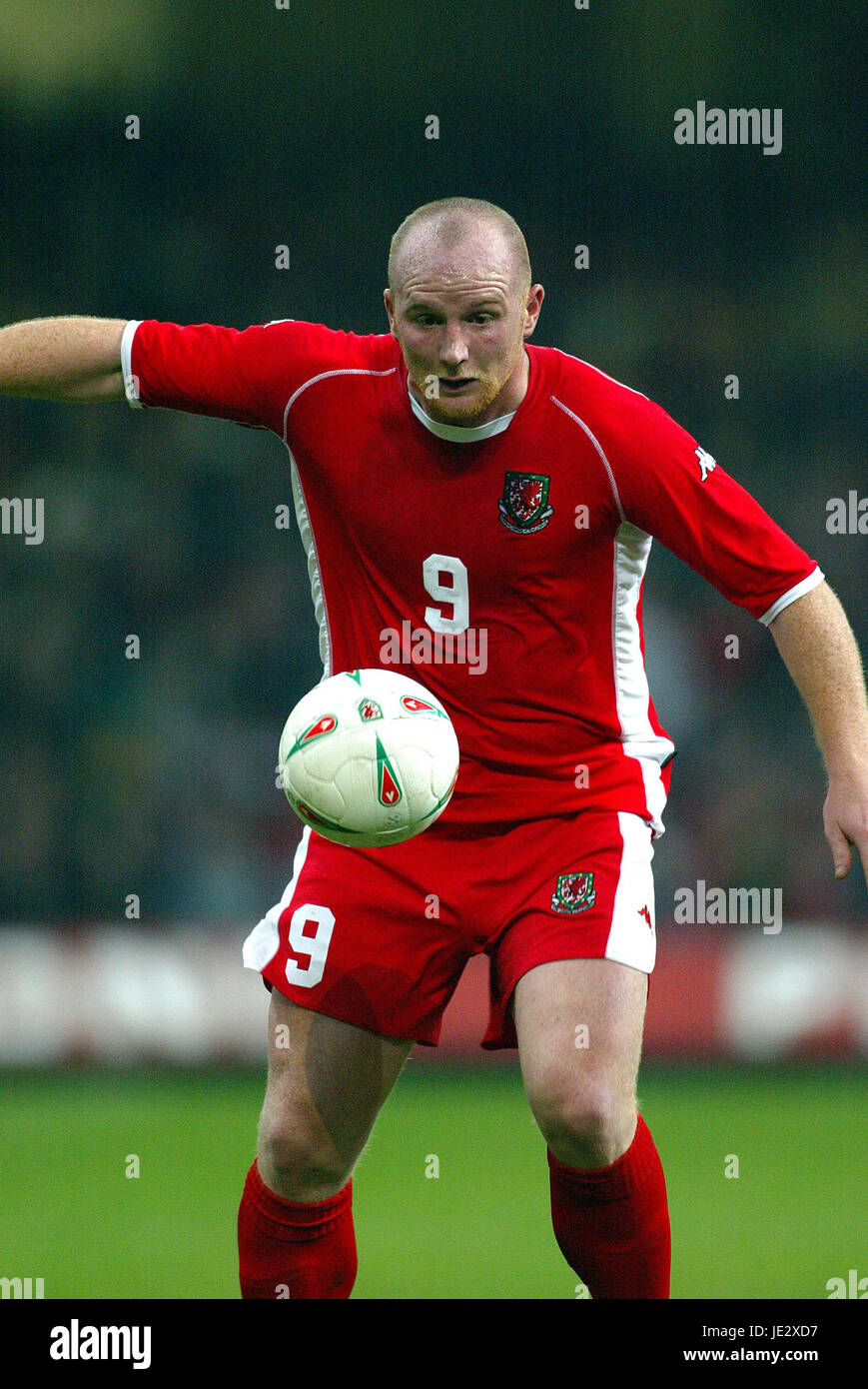 JOHN HARTSON WALES & GLASGOW CELTIC FC MILLENNIUM STADIUM CARDIFF WALES ...