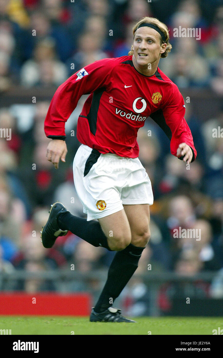 DIEGO FORLAN MANCHESTER UNITED FC OLD TRAFFORD MANCESTER 26 October ...