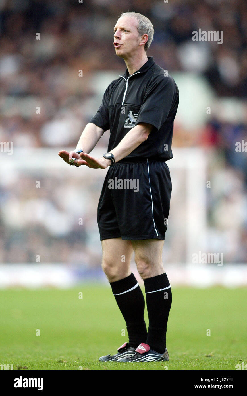 NEALE BARRY PREMIERSHIP REFEREE ELLAND ROAD LEEDS 03 November 2002 ...