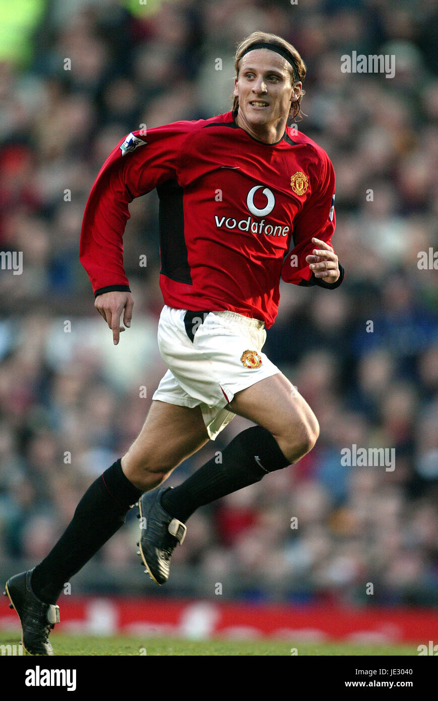 DIEGO FORLAN MANCHESTER UNITED FC OLD TRAFFORD MANCHESTER ENGLAND 23 ...