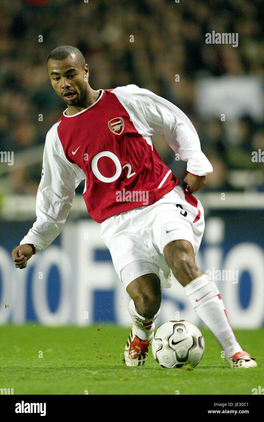 ASHLEY COLE ARSENAL FC HIGHBURY LONDON ENGLAND 10 December 2002 Stock ...