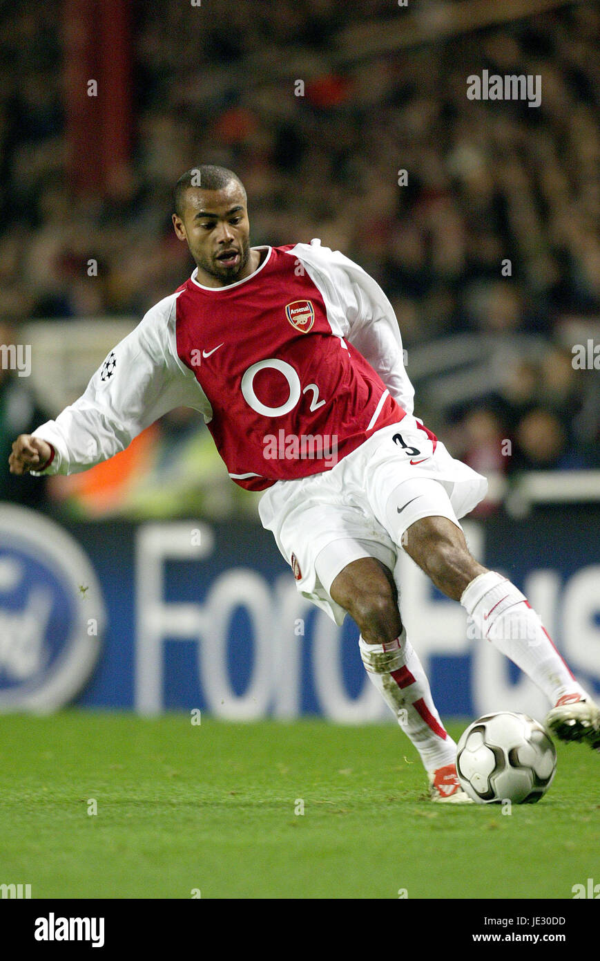 ASHLEY COLE ARSENAL FC HIGHBURY LONDON ENGLAND 10 December 2002 Stock ...