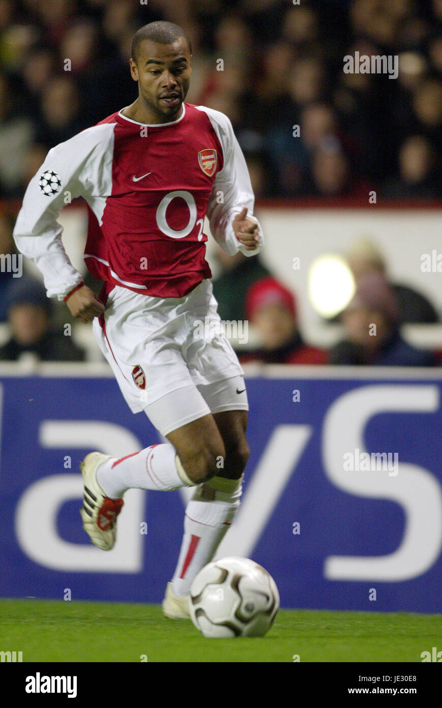 ASHLEY COLE ARSENAL FC HIGHBURY LONDON ENGLAND 10 December 2002 Stock ...