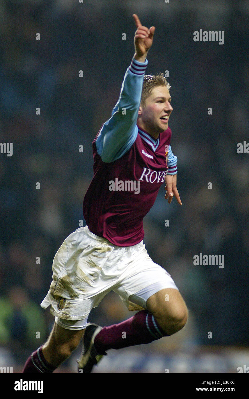 Thomas hitzlsperger aston villa hi-res stock photography and images - Alamy