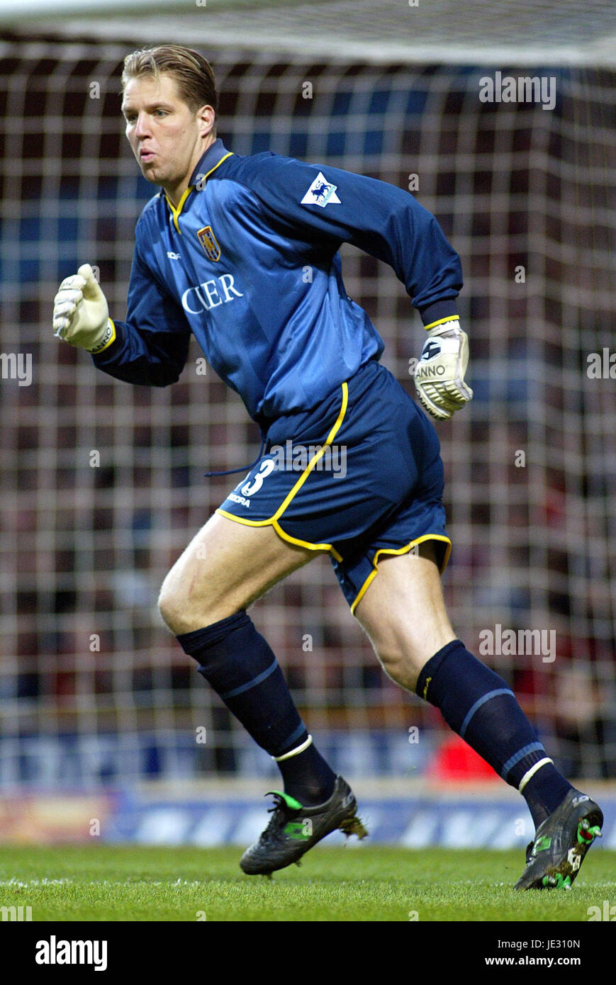 STEFAN POSTMA ASTON VILLA FC VILLA PARK 28 December 2002 Stock Photo ...