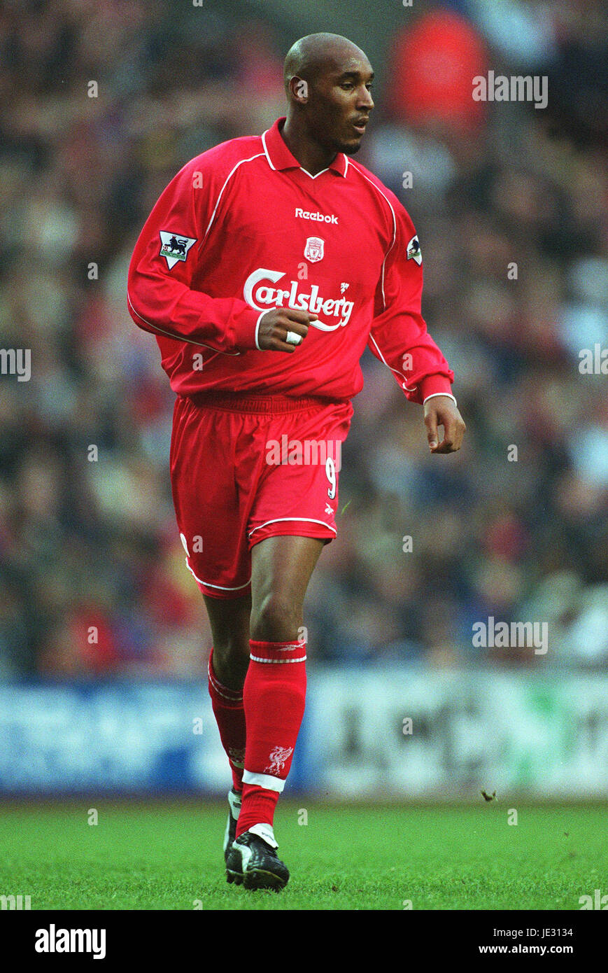 Nicolas anelka 2002 hi-res stock photography and images - Alamy