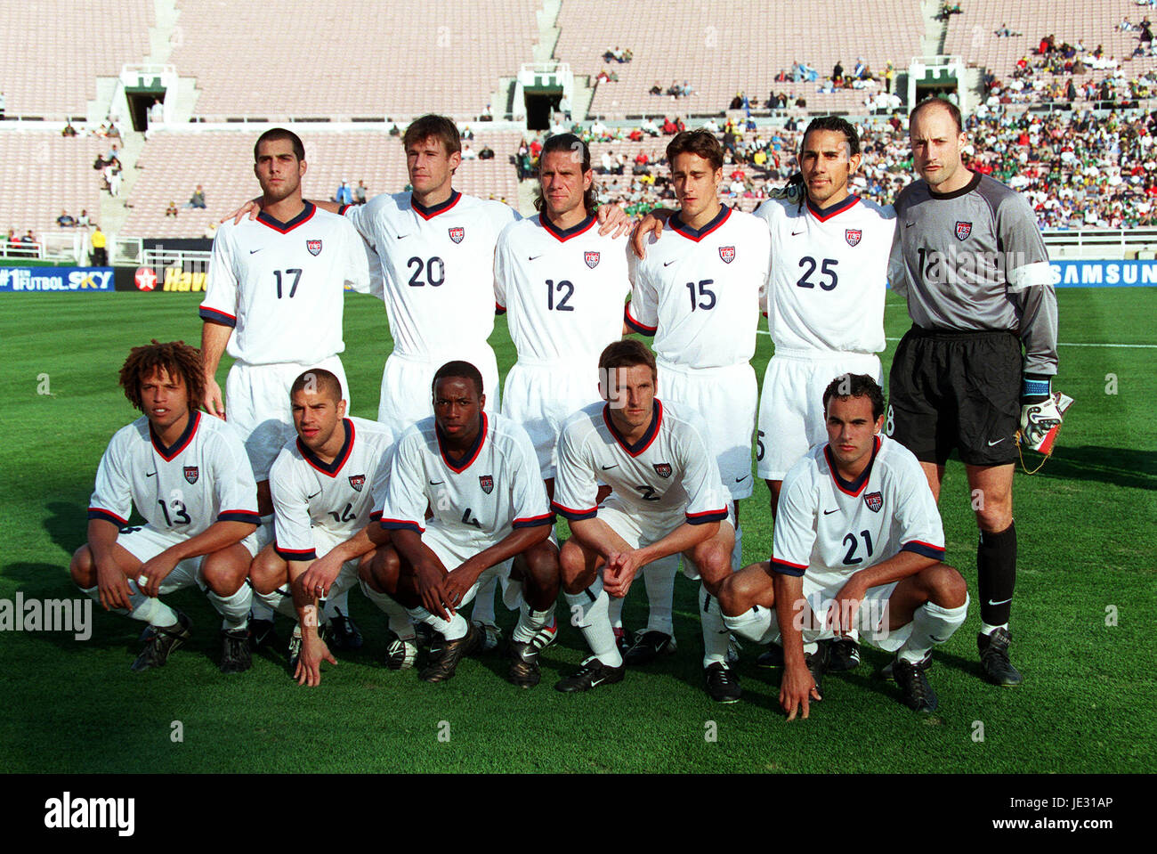 USA TEAM GROUP USA TEAM GROUP ROSE BOWL LOS ANGELES USA 21 January 2002 ...