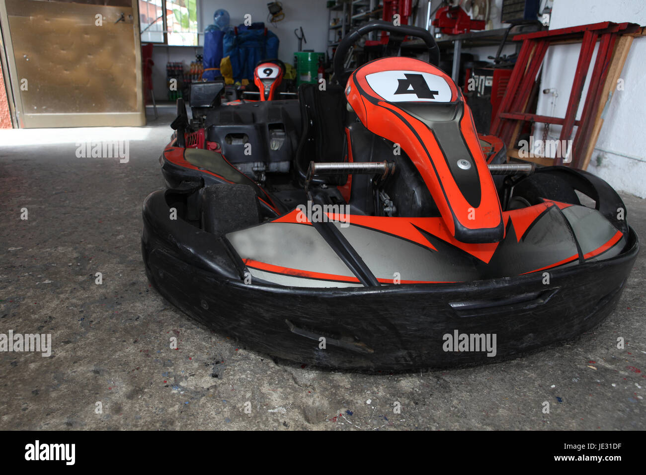 Before race go kart hi-res stock photography and images - Alamy