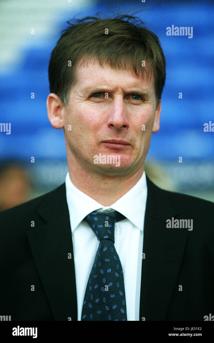 Football manager glenn roeder hi-res stock photography and images - Alamy