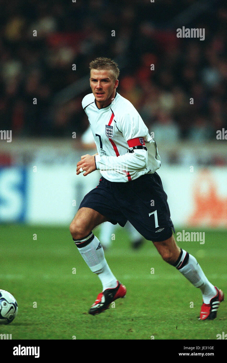 13 february 2002 beckham hi-res stock photography and images - Alamy
