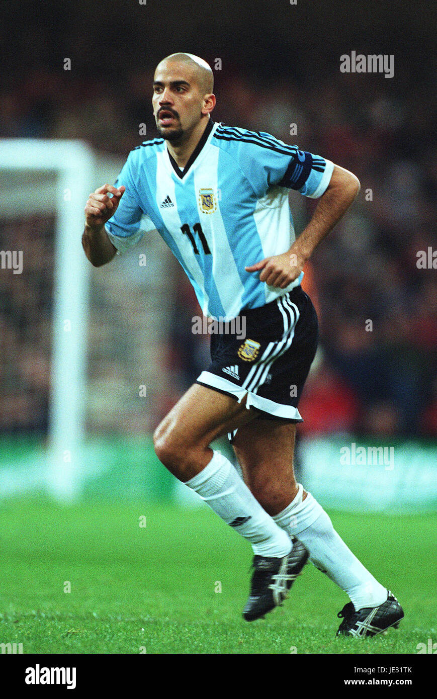 JUAN VERON ARGENTINA & MANCHESTER UNITED MILLENNIUM STADIUM CARDIFF ...
