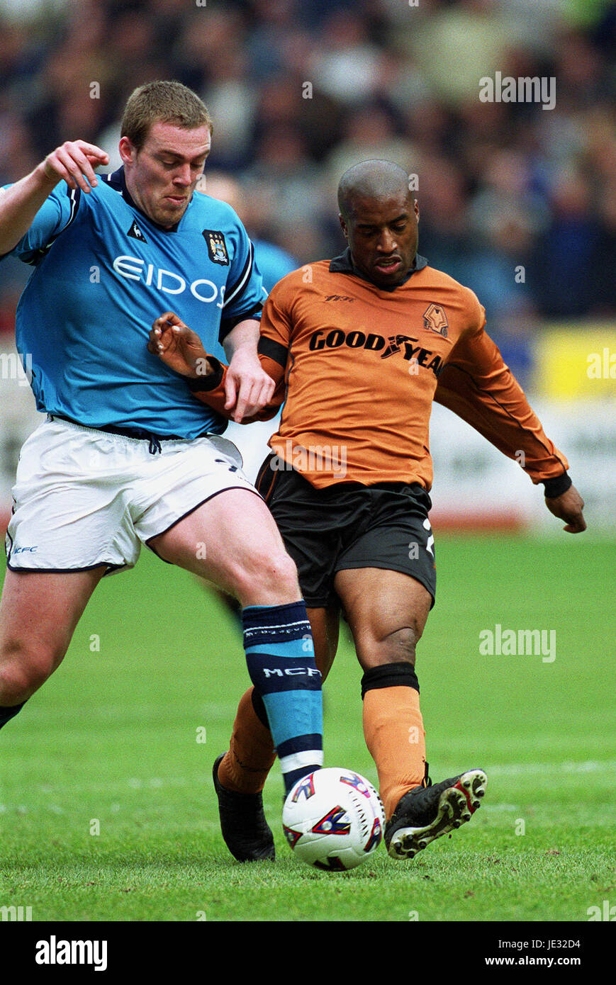 RICHARD DUNNE & DEAN STURRIDGE WOLVES V MANCHESTER CITY MOLINEUX ...