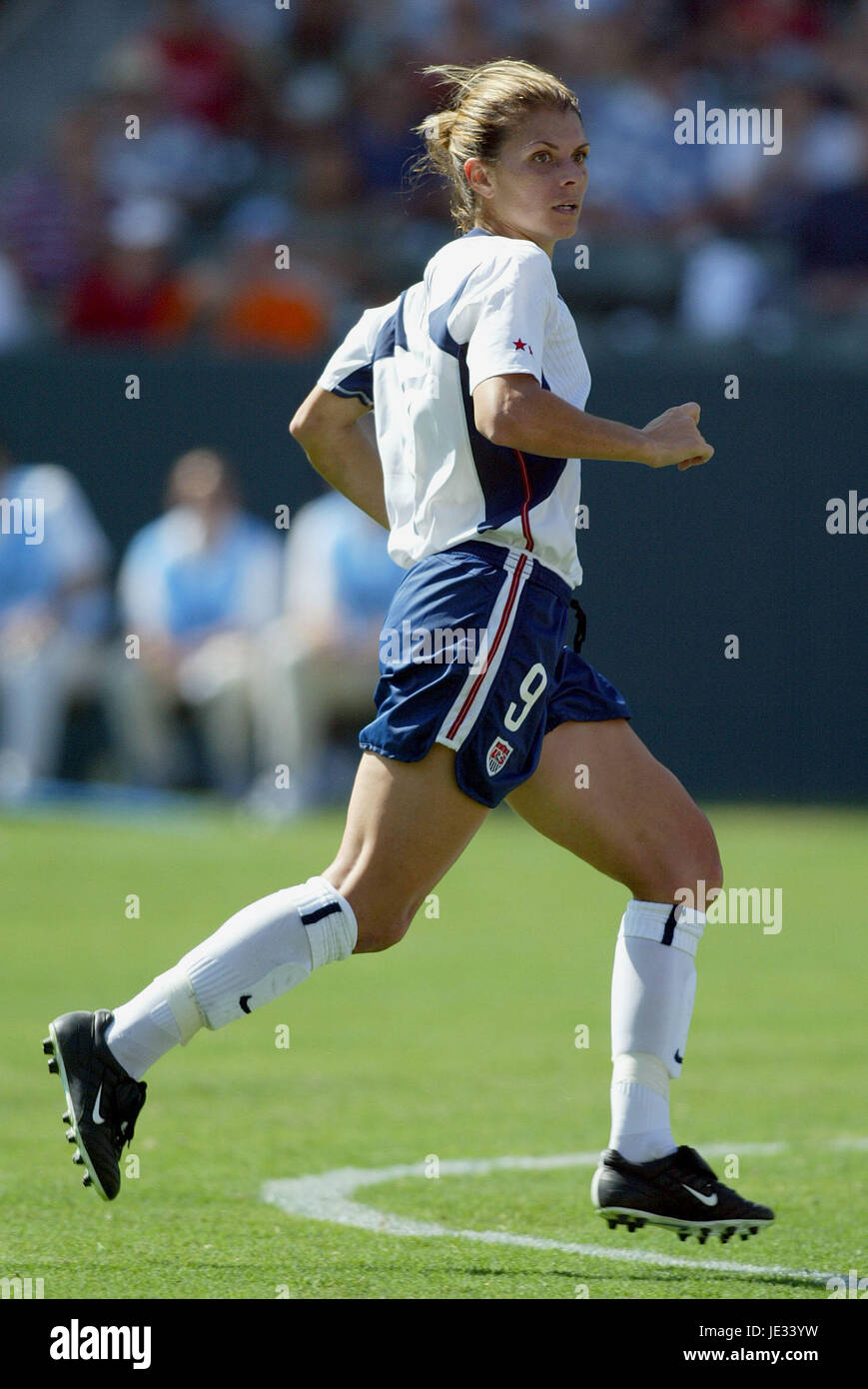 Mia hamm 2003 hi-res stock photography and images - Alamy