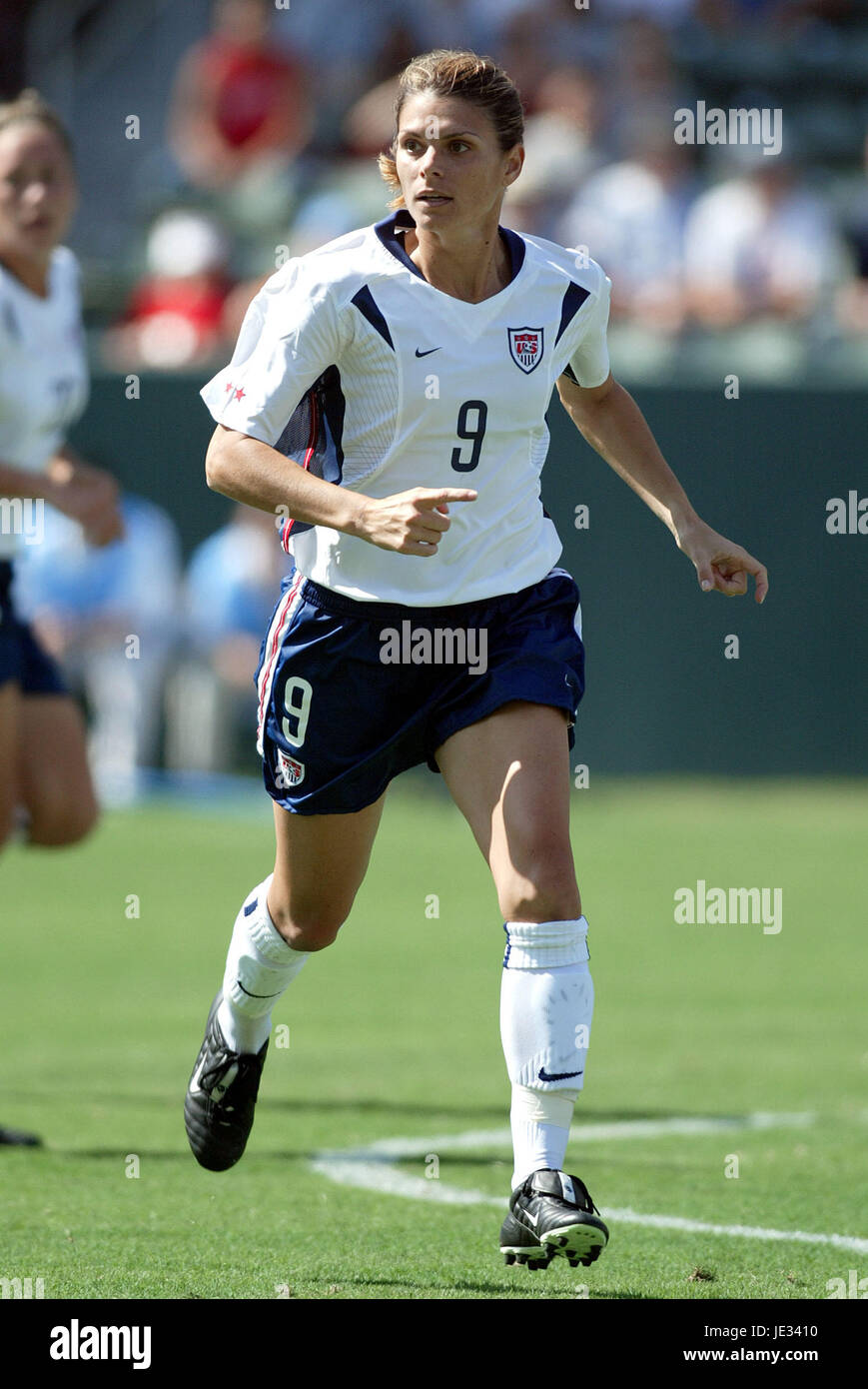 Mia hamm 2003 hi-res stock photography and images - Alamy