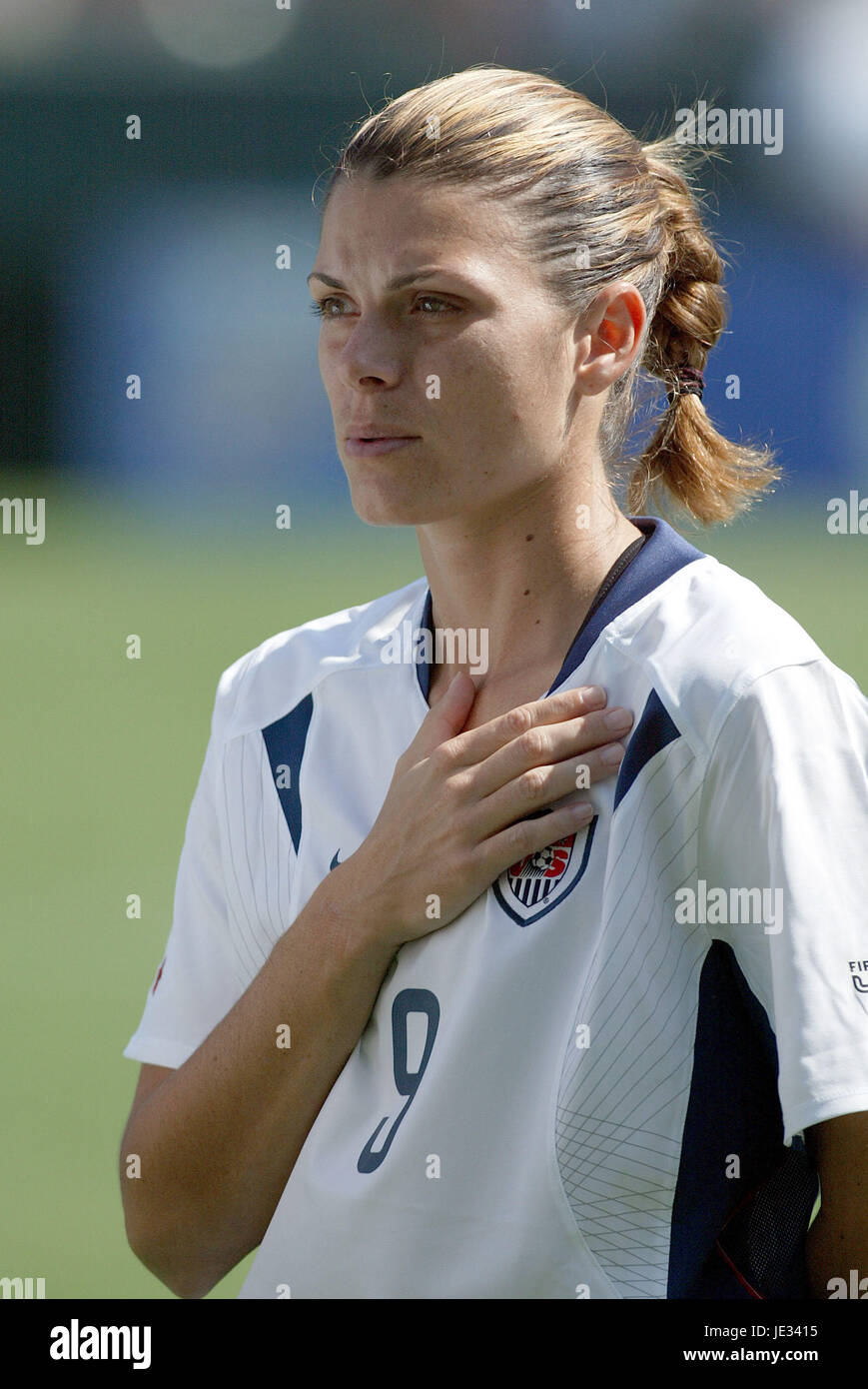 Mia hamm portrait hi-res stock photography and images - Alamy