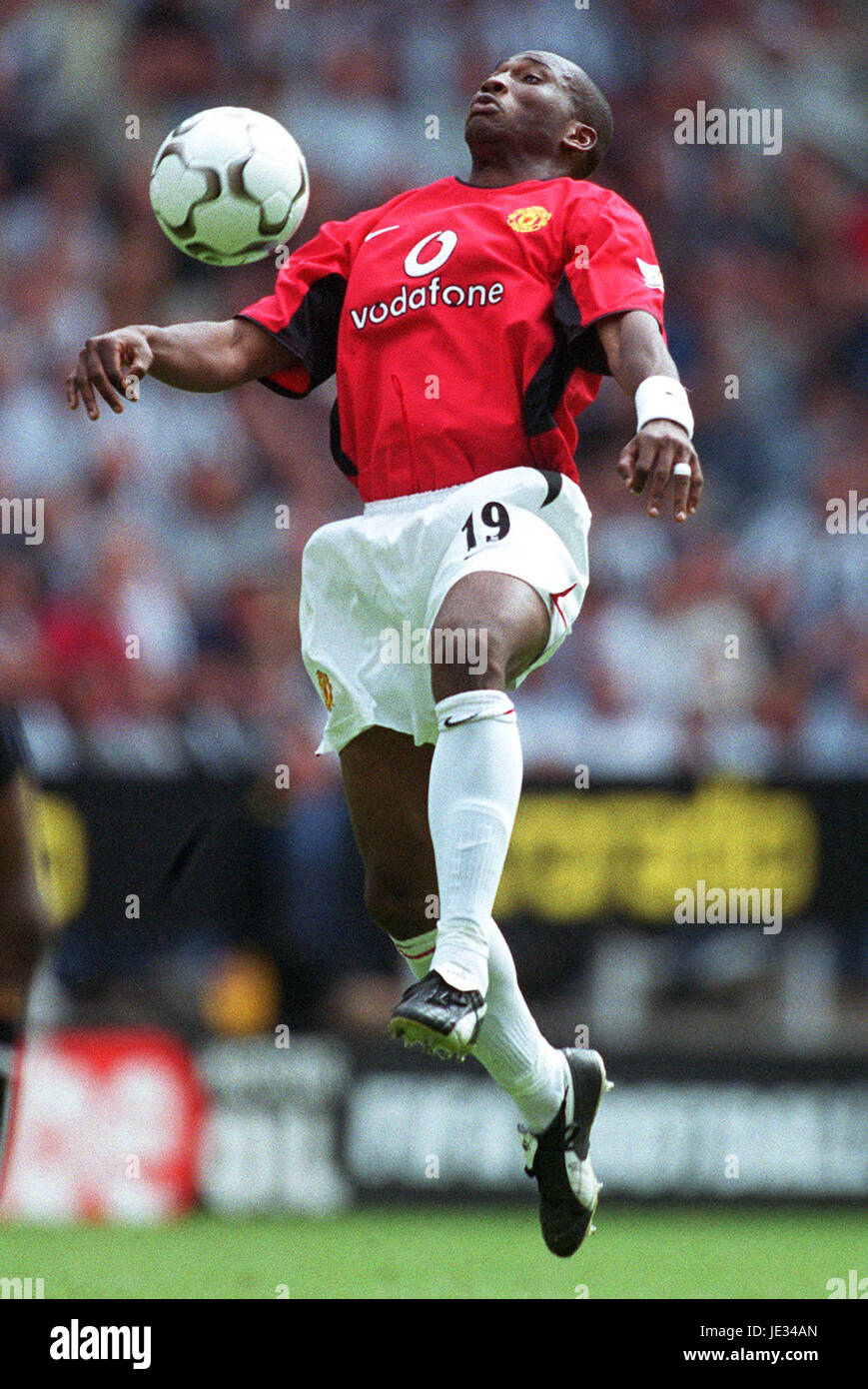 ERIC DJEMBA-DJEMBA MANCHESTER UNITED FC ST. JAMES PARK NEWCASTLE ...