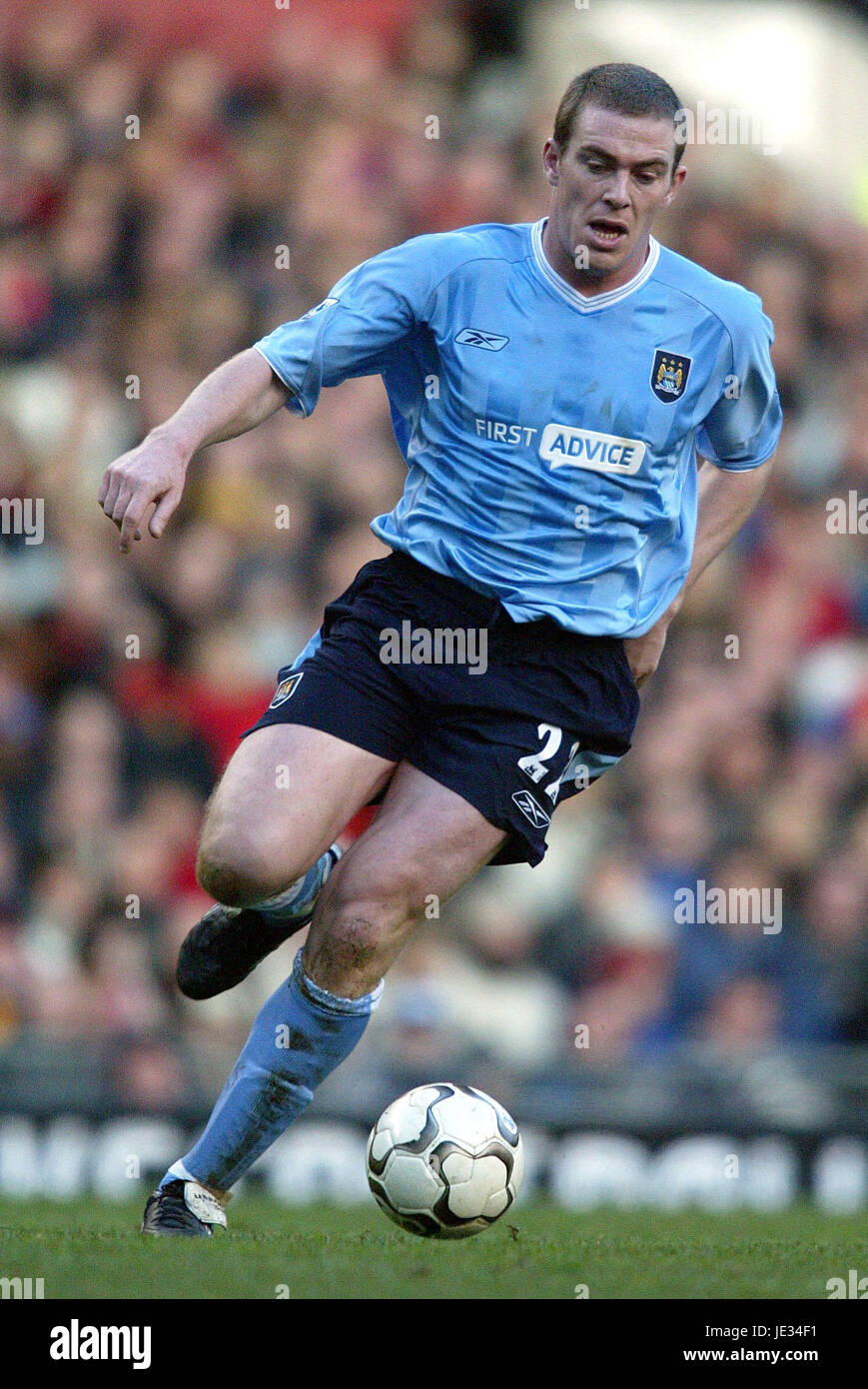 Richard dunne of manchester city hi-res stock photography and images ...