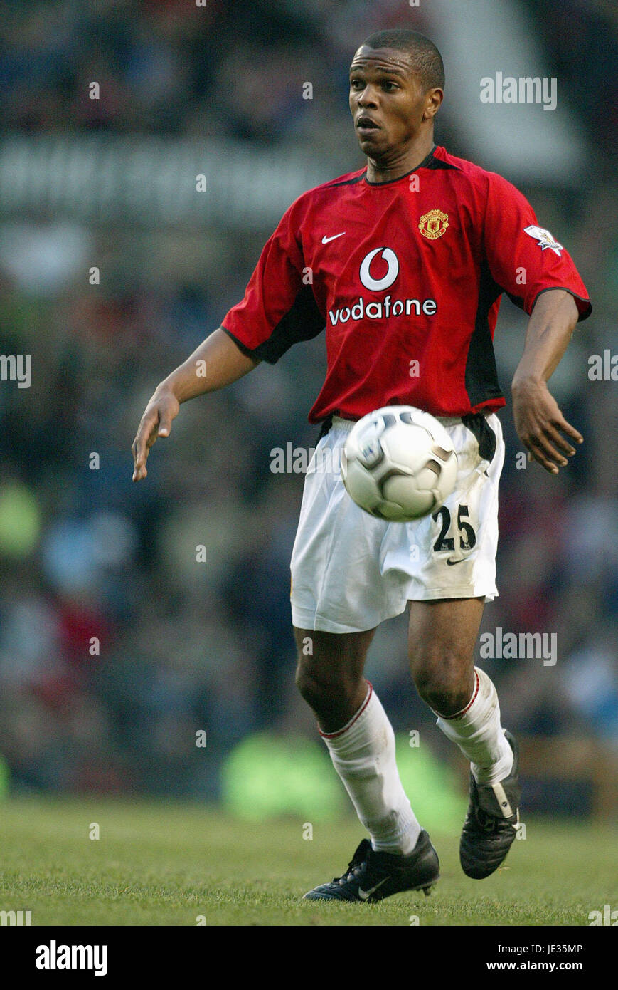 QUINTON FORTUNE MANCHESTER UNITED FC OLD TRAFFORD MANCESTER ENGLAND 01 ...