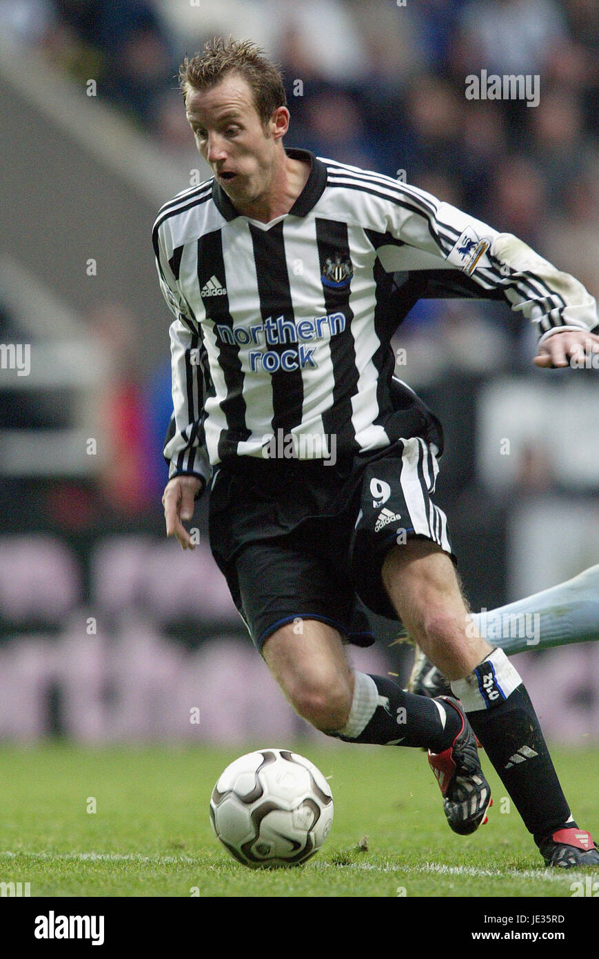 LEE BOWYER NEWCASTLE UNITED FC ST JAMES PARK NEWCASTLE ENGLAND 01 ...