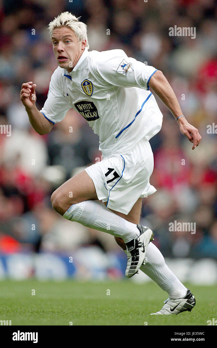 ALAN SMITH LEEDS UNITED FC ANFIELD LIVERPOOL ENGLAND 25 October 2003 ...